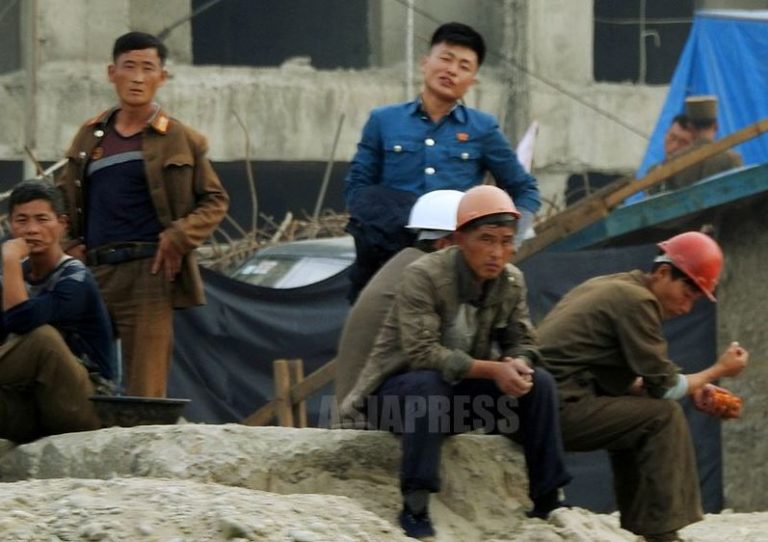 ＜Inside N. Korea＞ 100 Workers from Musan Mine Depart for Russia — "They ...
